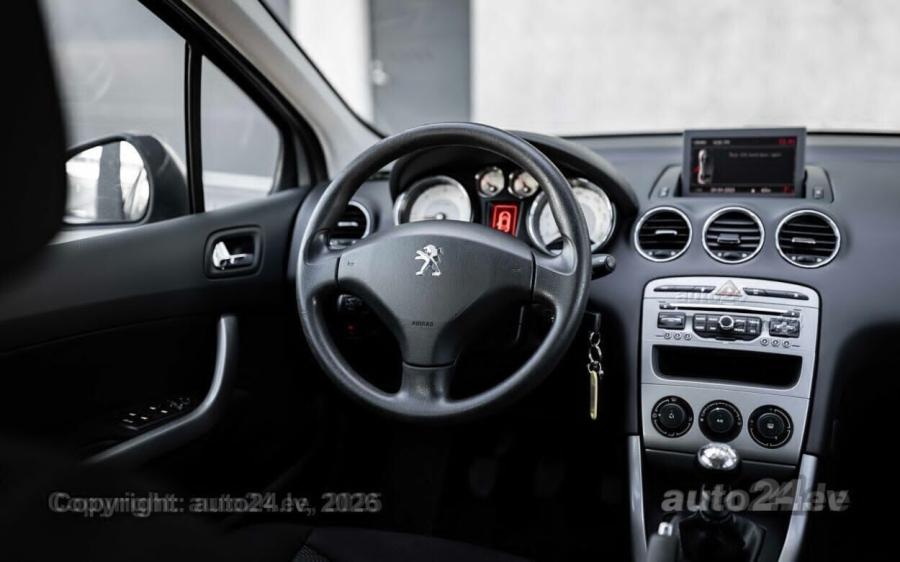 Smilšu krāsa Peugeot 308 2012 Tallina, ar dzinēja tilpumu 1.60 L un nobraukumu 174 tūkst. km par 3200 €, foto 7 vietnē AUTOMOTO.COM.LV
