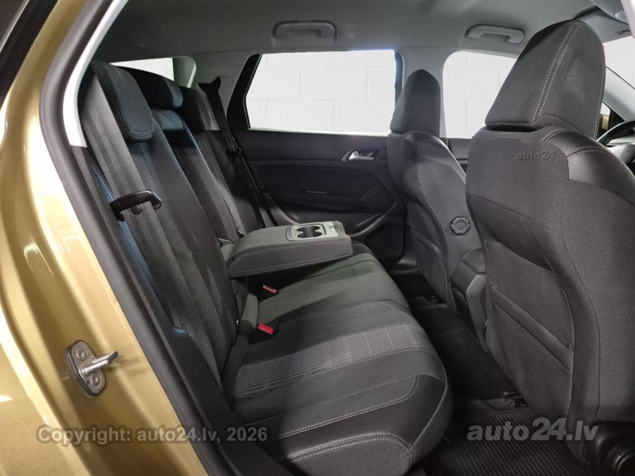 Smilšu krāsa Peugeot 308 2018 Tallina, ar dzinēja tilpumu 1.20 L un nobraukumu 95 tūkst. km par 9990 €, foto 8 vietnē AUTOMOTO.COM.LV