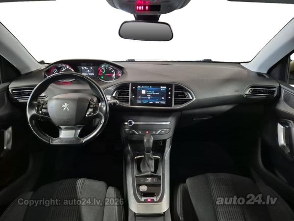Beige Peugeot 308 2018 in Tallinn, with an engine capacity of 1.20 L and mileage of 95 thousand km for 9990 €, photo 9 on AUTOMOTO.COM.LV