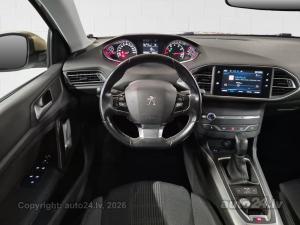Smilšu krāsa Peugeot 308 2018 Tallina, ar dzinēja tilpumu 1.20 L un nobraukumu 95 tūkst. km par 9990 €, foto 10 vietnē AUTOMOTO.COM.LV