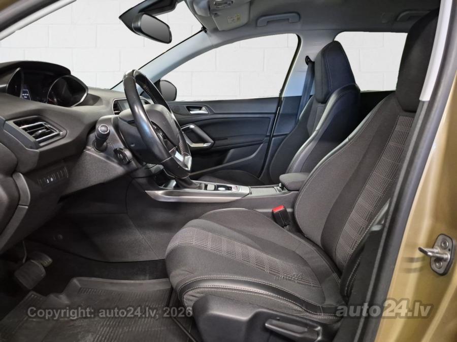 Smilšu krāsa Peugeot 308 2018 Tallina, ar dzinēja tilpumu 1.20 L un nobraukumu 95 tūkst. km par 9990 €, foto 12 vietnē AUTOMOTO.COM.LV