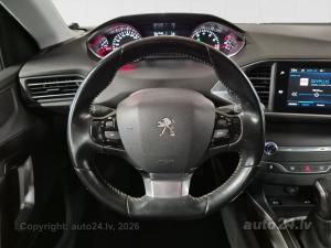 Smilšu krāsa Peugeot 308 2018 Tallina, ar dzinēja tilpumu 1.20 L un nobraukumu 95 tūkst. km par 9990 €, foto 13 vietnē AUTOMOTO.COM.LV