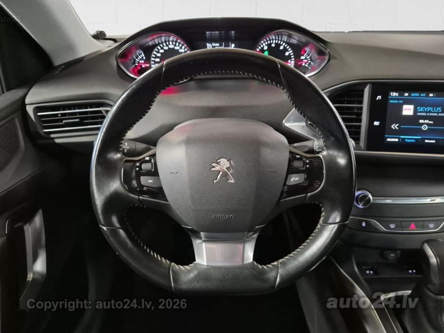 Smilšu krāsa Peugeot 308 2018 Tallina, ar dzinēja tilpumu 1.20 L un nobraukumu 95 tūkst. km par 9990 €, foto 13 vietnē AUTOMOTO.COM.LV