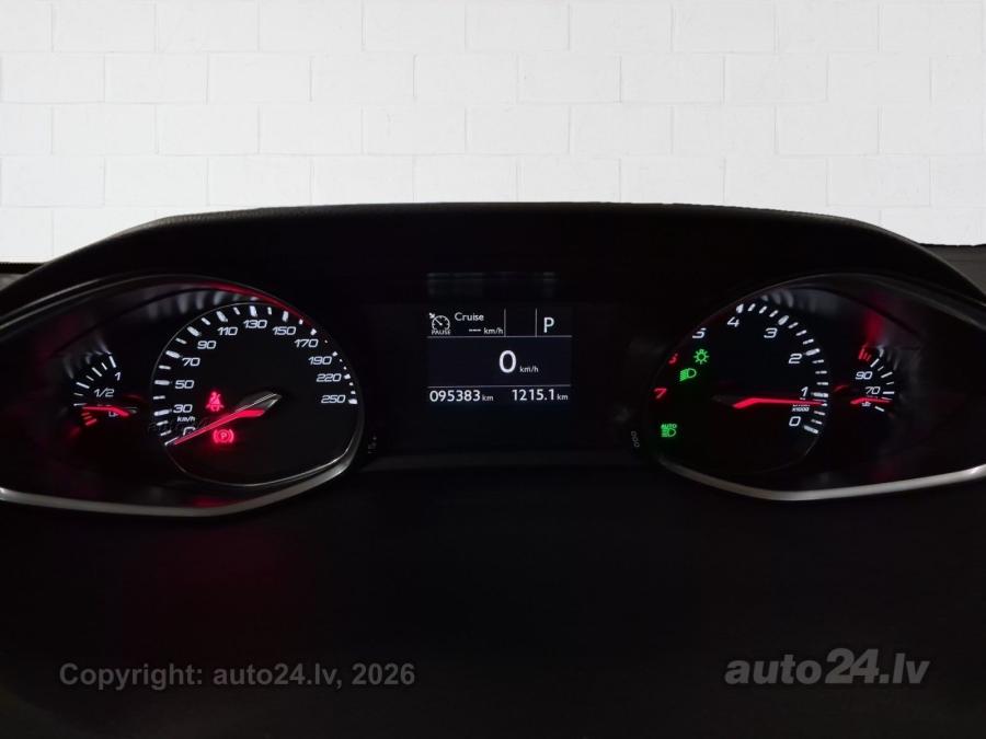 Smilšu krāsa Peugeot 308 2018 Tallina, ar dzinēja tilpumu 1.20 L un nobraukumu 95 tūkst. km par 9990 €, foto 14 vietnē AUTOMOTO.COM.LV