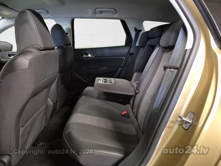 Smilšu krāsa Peugeot 308 2018 Tallina, ar dzinēja tilpumu 1.20 L un nobraukumu 95 tūkst. km par 9990 €, foto 19 vietnē AUTOMOTO.COM.LV