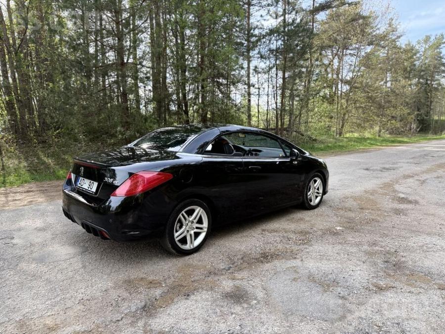Black Peugeot 308 2009 in Rezekne, with an engine capacity of 2.00 L and mileage of 292 thousand km for 4000 €, photo 9 on AUTOMOTO.COM.LV