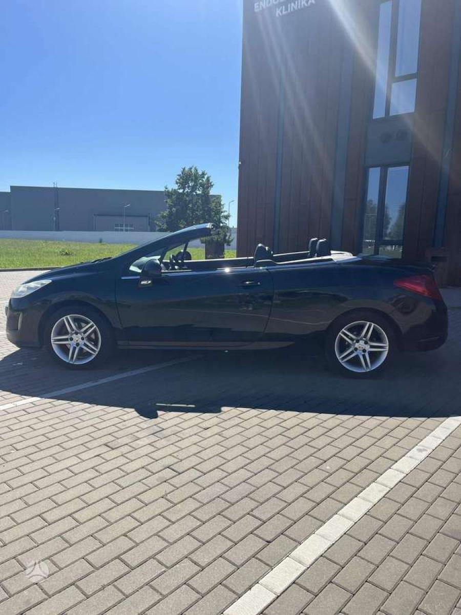 Black Peugeot 308 2010 in Kaunas, with an engine capacity of 2.00 L and mileage of 261 thousand km for 4500 €, photo 4 on AUTOMOTO.COM.LV