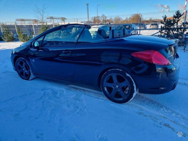 Black Peugeot 308 2012 in Siauliai, with an engine capacity of 2.00 L and mileage of 228 thousand km for 4900 €, photo 4 on AUTOMOTO.COM.LV