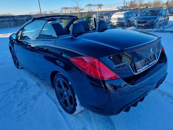 Black Peugeot 308 2012 in Siauliai, with an engine capacity of 2.00 L and mileage of 228 thousand km for 4900 €, photo 5 on AUTOMOTO.COM.LV