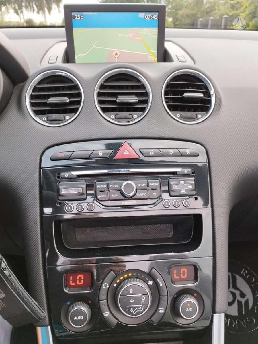 Black Peugeot 308 2013 in Raseiniai, with an engine capacity of 1.60 L and mileage of 163 thousand km for 6400 €, photo 16 on AUTOMOTO.COM.LV