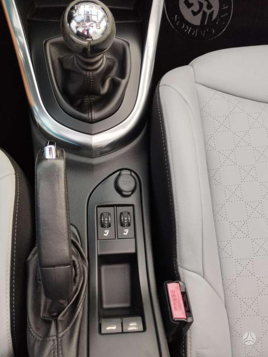 Black Peugeot 308 2013 in Raseiniai, with an engine capacity of 1.60 L and mileage of 163 thousand km for 6400 €, photo 17 on AUTOMOTO.COM.LV
