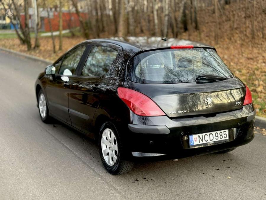 Melns Peugeot 308 2008 Viļņa, ar dzinēja tilpumu 1.60 L un nobraukumu 276 tūkst. km par 1500 €, foto 6 vietnē AUTOMOTO.COM.LV