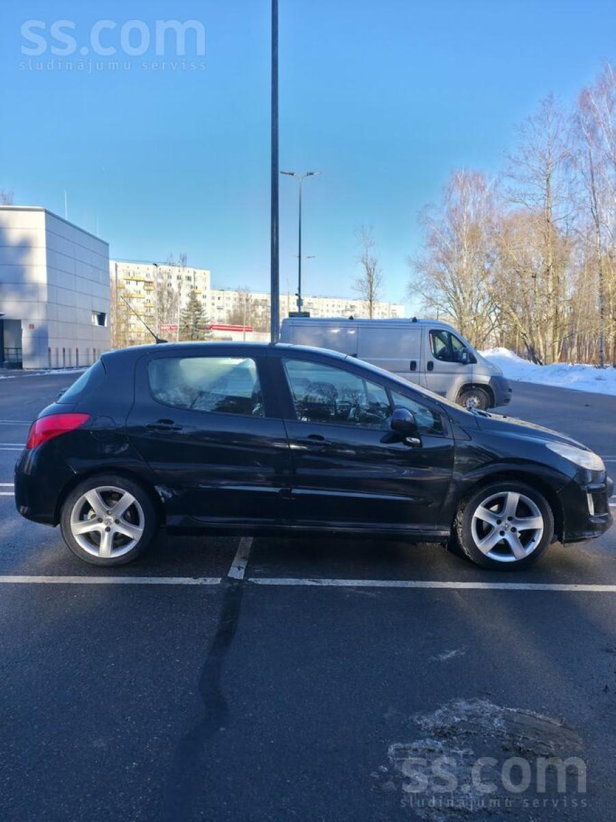 Black Peugeot 308 2008 in Riga, with an engine capacity of 1.60 L and mileage of 242 thousand km for 2510 €, photo 3 on AUTOMOTO.COM.LV