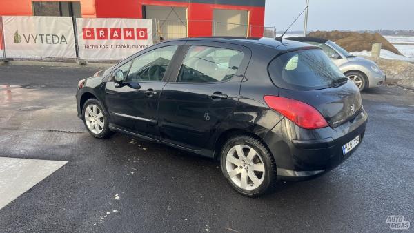 Melns Peugeot 308 2008 Viļņa, ar dzinēja tilpumu 1.60 L un nobraukumu 300 tūkst. km par 1250 €, foto 5 vietnē AUTOMOTO.COM.LV