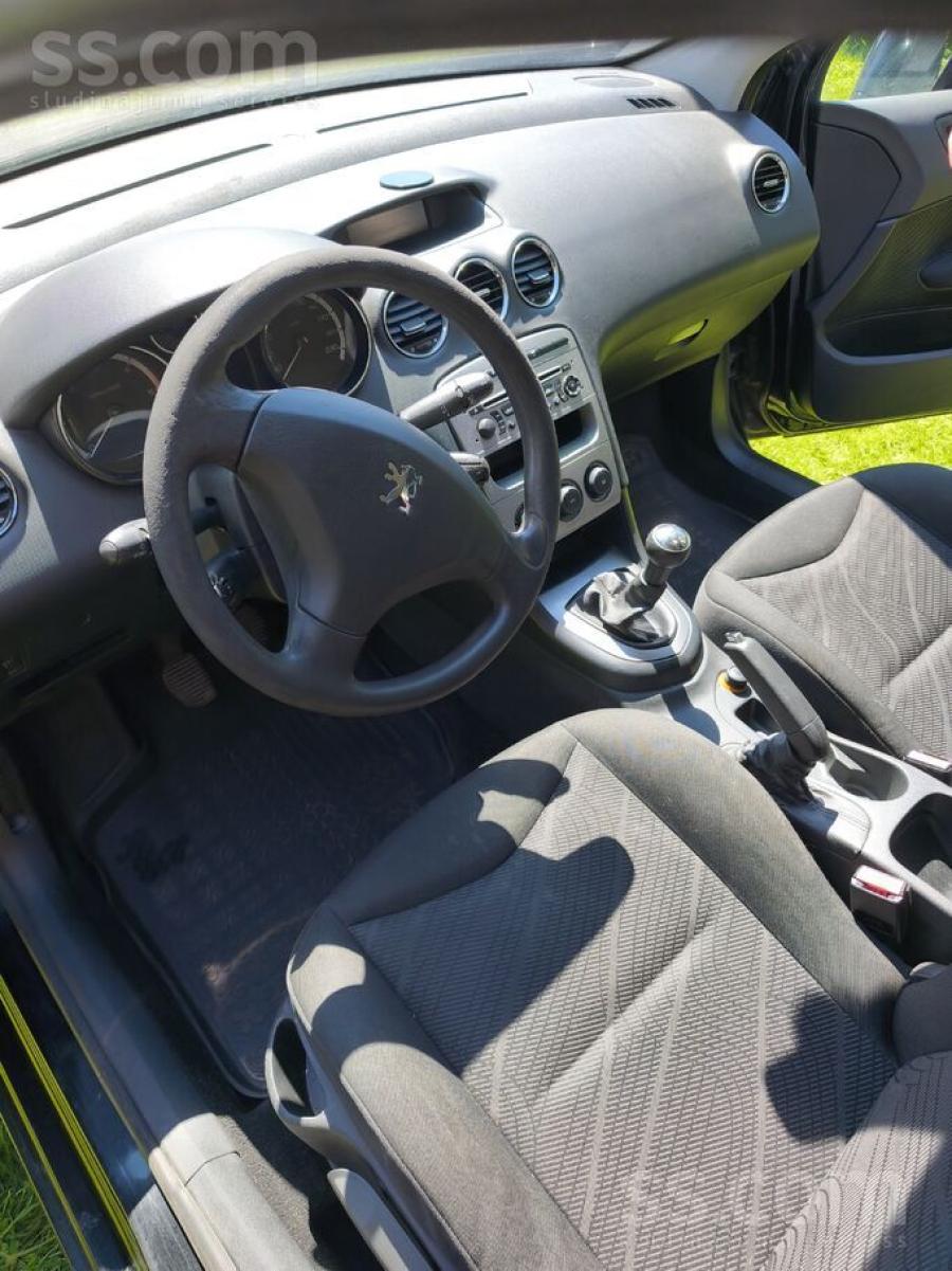 Melns Peugeot 308 2008 Rīga, ar dzinēja tilpumu 1.60 L un nobraukumu 282 tūkst. km par 1300 €, foto 8 vietnē AUTOMOTO.COM.LV