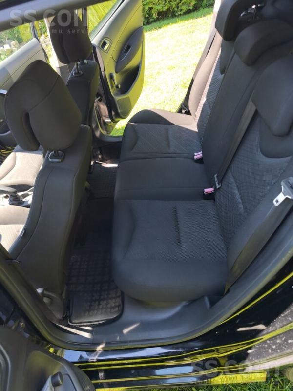 Melns Peugeot 308 2008 Rīga, ar dzinēja tilpumu 1.60 L un nobraukumu 282 tūkst. km par 1300 €, foto 8 vietnē AUTOMOTO.COM.LV