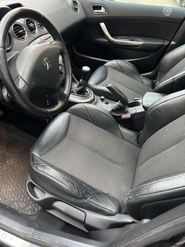 Melns Peugeot 308 2008 Viļņa, ar dzinēja tilpumu 1.60 L un nobraukumu 188 tūkst. km par 1000 €, foto 5 vietnē AUTOMOTO.COM.LV
