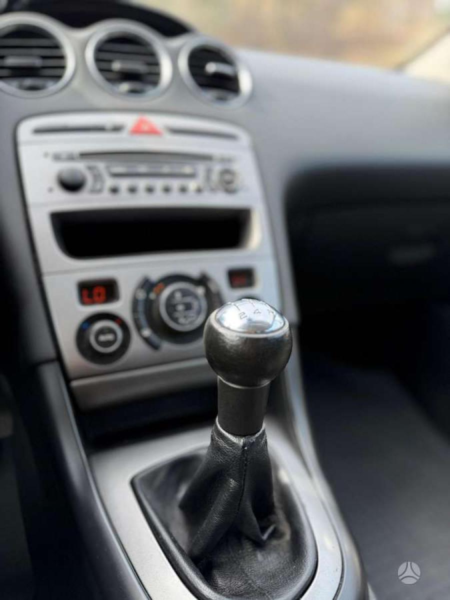 Black Peugeot 308 2008 in Vilnius, with an engine capacity of 0.00 L and mileage of 277 thousand km for 1000 €, photo 9 on AUTOMOTO.COM.LV