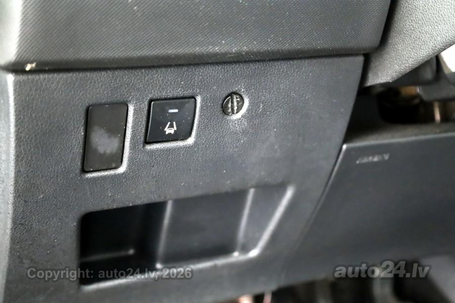 Melns Peugeot 308 2008 Tallina, ar dzinēja tilpumu 2.00 L un nobraukumu 262 tūkst. km par 1499 €, foto 10 vietnē AUTOMOTO.COM.LV