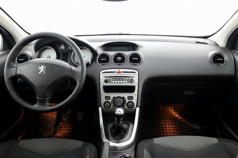 Melns Peugeot 308 2008 Tallina, ar dzinēja tilpumu 2.00 L un nobraukumu 262 tūkst. km par 1499 €, foto 6 vietnē AUTOMOTO.COM.LV