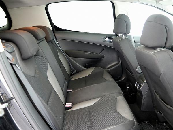 Melns Peugeot 308 2008 Tallina, ar dzinēja tilpumu 2.00 L un nobraukumu 262 tūkst. km par 1499 €, foto 7 vietnē AUTOMOTO.COM.LV