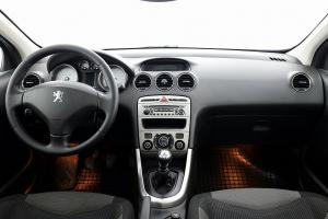 Melns Peugeot 308 2008 Tallina, ar dzinēja tilpumu 2.00 L un nobraukumu 262 tūkst. km par 1499 €, foto 15 vietnē AUTOMOTO.COM.LV