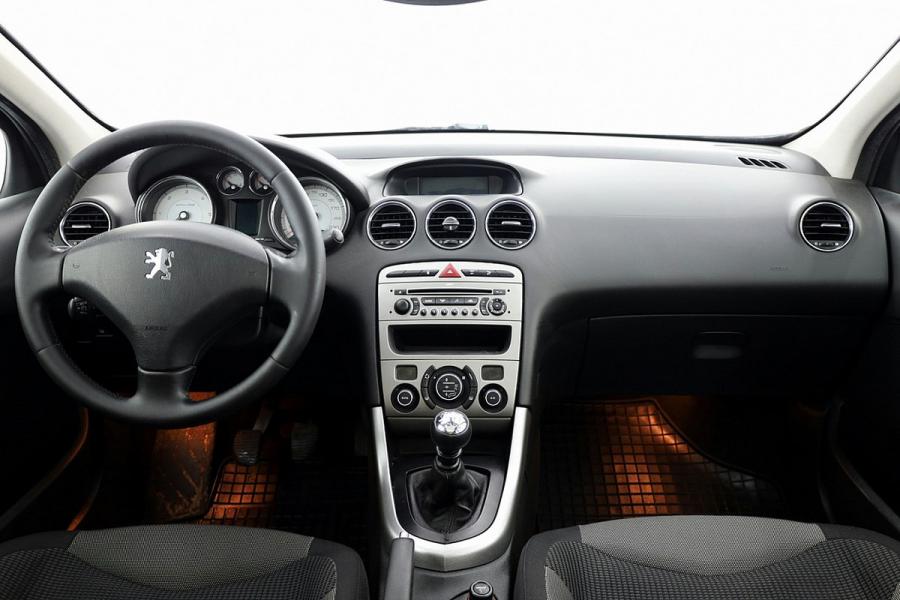 Melns Peugeot 308 2008 Tallina, ar dzinēja tilpumu 2.00 L un nobraukumu 262 tūkst. km par 1499 €, foto 15 vietnē AUTOMOTO.COM.LV