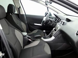 Melns Peugeot 308 2008 Tallina, ar dzinēja tilpumu 2.00 L un nobraukumu 262 tūkst. km par 1499 €, foto 16 vietnē AUTOMOTO.COM.LV