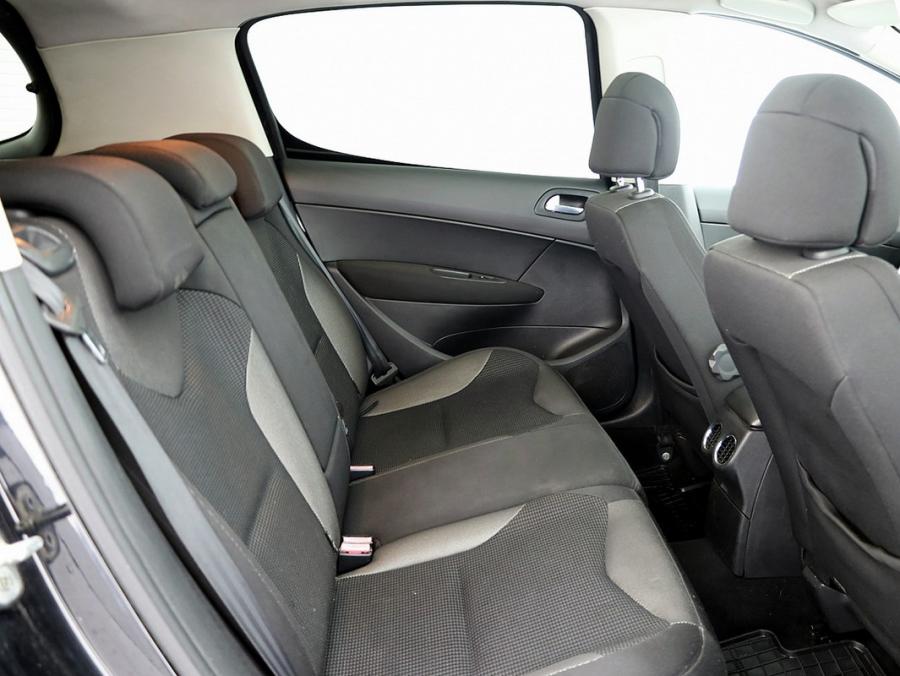Melns Peugeot 308 2008 Tallina, ar dzinēja tilpumu 2.00 L un nobraukumu 262 tūkst. km par 1499 €, foto 17 vietnē AUTOMOTO.COM.LV