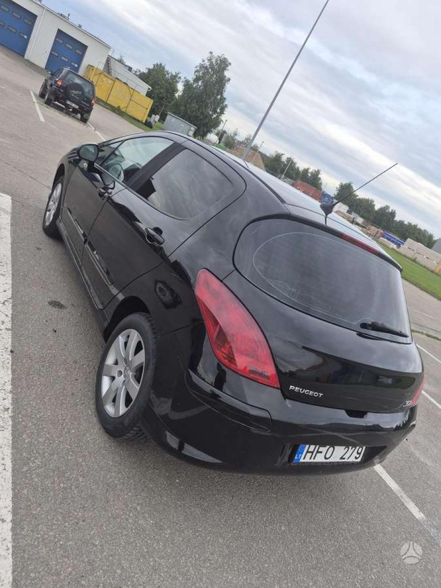 Black Peugeot 308 2008 in Siauliai, with an engine capacity of 2.00 L and mileage of 400 thousand km for 1650 €, photo 4 on AUTOMOTO.COM.LV