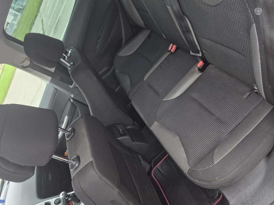 Black Peugeot 308 2008 in Siauliai, with an engine capacity of 2.00 L and mileage of 400 thousand km for 1650 €, photo 7 on AUTOMOTO.COM.LV