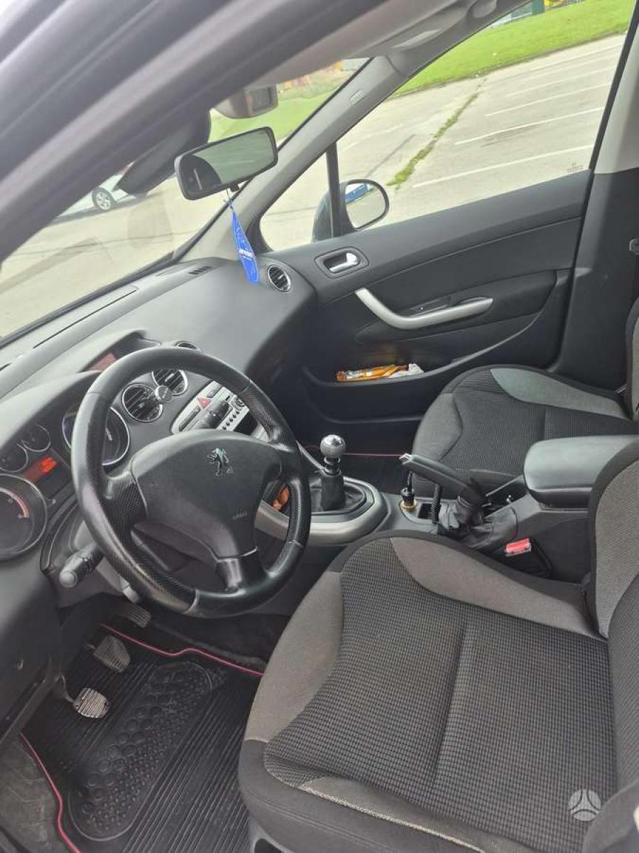Black Peugeot 308 2008 in Siauliai, with an engine capacity of 2.00 L and mileage of 400 thousand km for 1650 €, photo 8 on AUTOMOTO.COM.LV