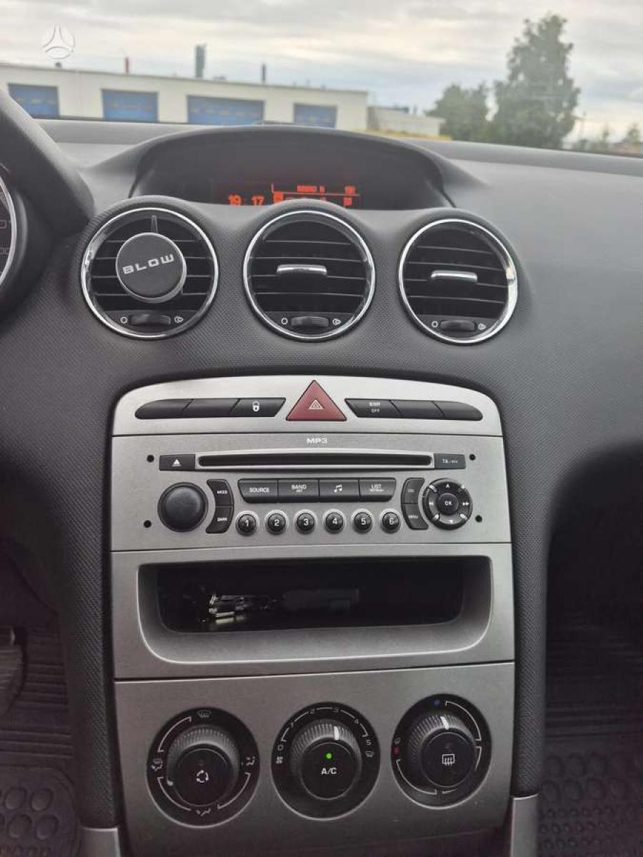 Black Peugeot 308 2008 in Siauliai, with an engine capacity of 2.00 L and mileage of 400 thousand km for 1650 €, photo 9 on AUTOMOTO.COM.LV