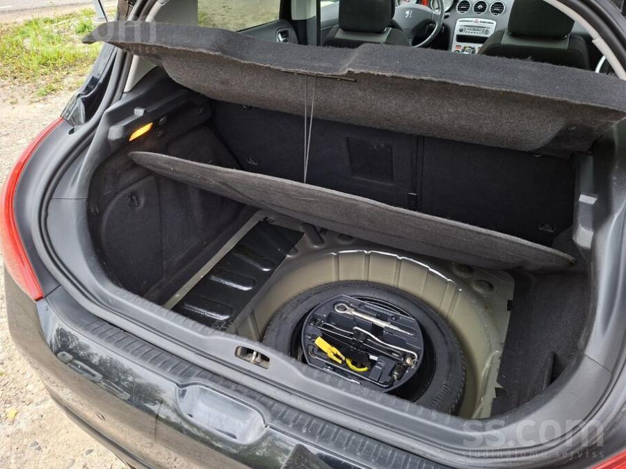 Melns Peugeot 308 2008 Valka, ar dzinēja tilpumu 2.00 L un nobraukumu 285 tūkst. km par 2500 €, foto 8 vietnē AUTOMOTO.COM.LV