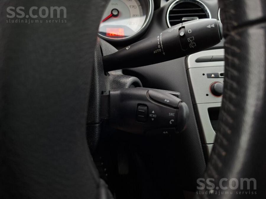Melns Peugeot 308 2008 Valka, ar dzinēja tilpumu 2.00 L un nobraukumu 285 tūkst. km par 2500 €, foto 13 vietnē AUTOMOTO.COM.LV