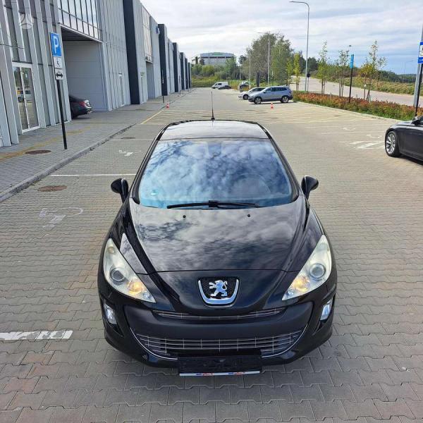 Black Peugeot 308 2008 in Vilnius, with an engine capacity of 1.60 L and mileage of 150 thousand km for 1950 €, photo 5 on AUTOMOTO.COM.LV