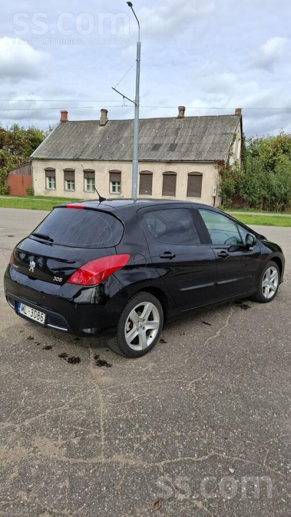 Peugeot 308 2008 Daugavpils vietnē Melns Peugeot 308 2008 Daugavpils, ar dzinēja tilpumu 1.60 L un nobraukumu 344 tūkst. km par 2200 €, foto 4 vietnē AUTOMOTO.COM.LV