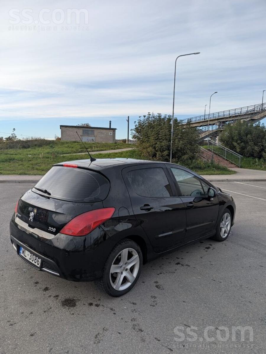 Black Peugeot 308 2008 in Daugavpils, with an engine capacity of 1.60 L and mileage of 344 thousand km for 2050 €, photo 4 on AUTOMOTO.COM.LV