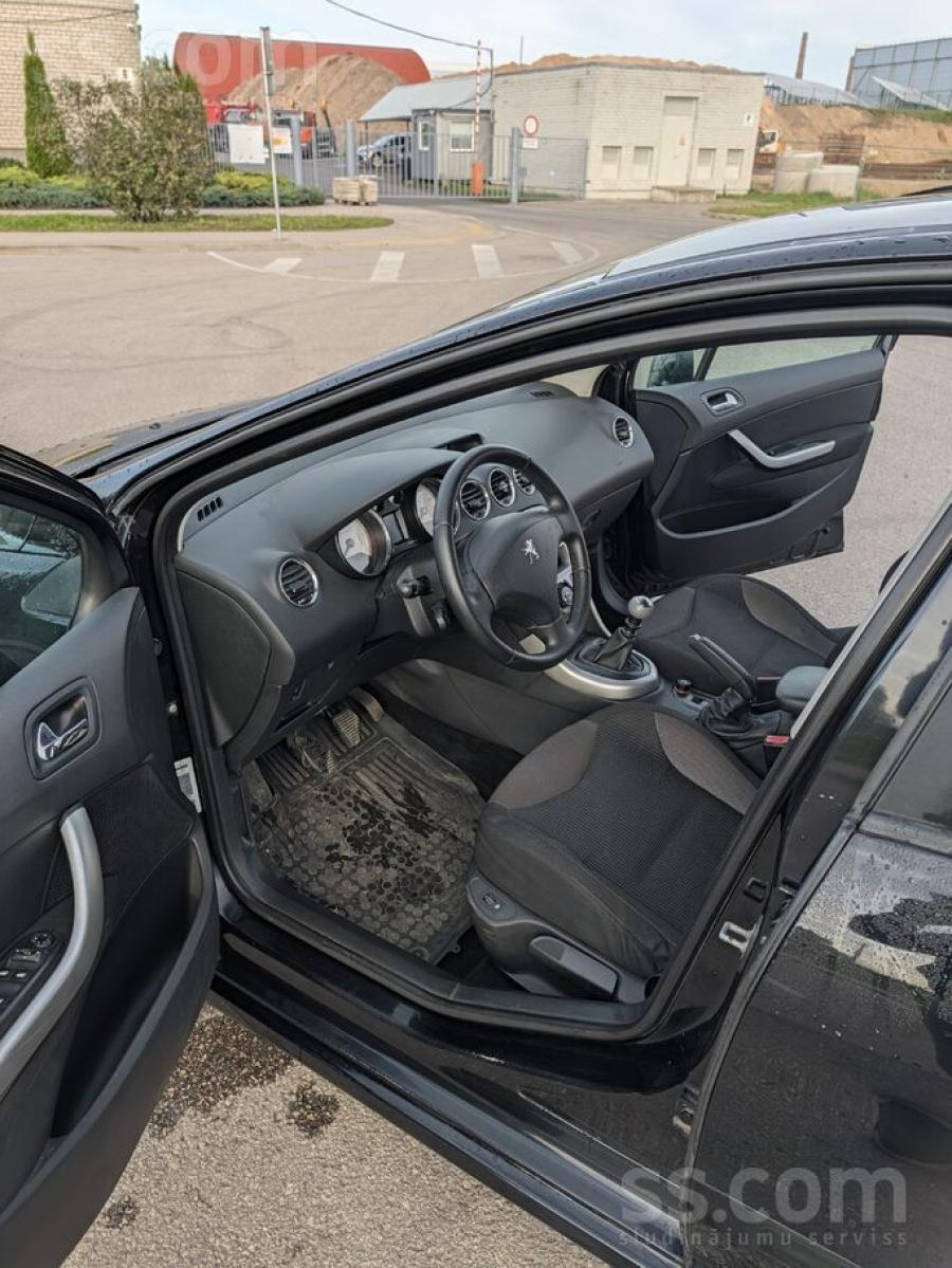 Black Peugeot 308 2008 in Daugavpils, with an engine capacity of 1.60 L and mileage of 344 thousand km for 2050 €, photo 12 on AUTOMOTO.COM.LV