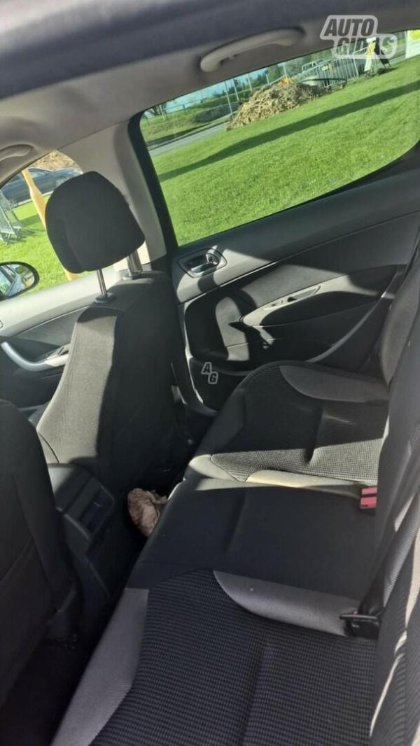 Melns Peugeot 308 2009 Šauļi, ar dzinēja tilpumu 2.00 L un nobraukumu 400 tūkst. km par 1700 €, foto 9 vietnē AUTOMOTO.COM.LV