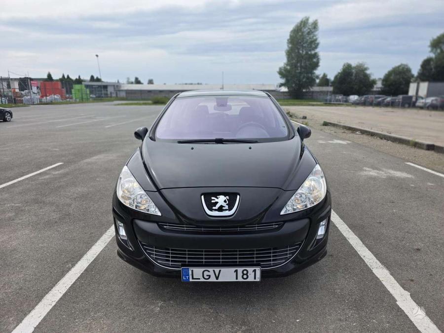 Black Peugeot 308 2009 in Siauliai, with an engine capacity of 2.00 L and mileage of 264 thousand km for 2600 €, photo 3 on AUTOMOTO.COM.LV