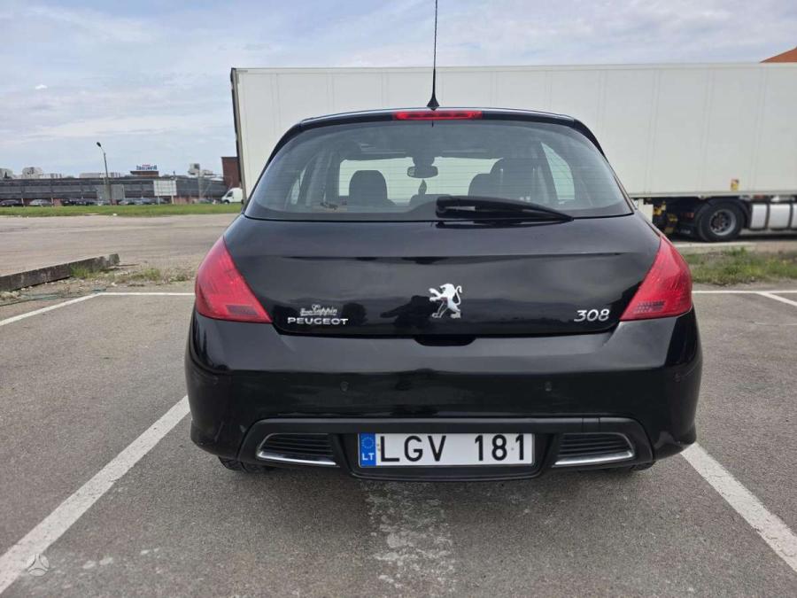 Black Peugeot 308 2009 in Siauliai, with an engine capacity of 2.00 L and mileage of 264 thousand km for 2600 €, photo 5 on AUTOMOTO.COM.LV