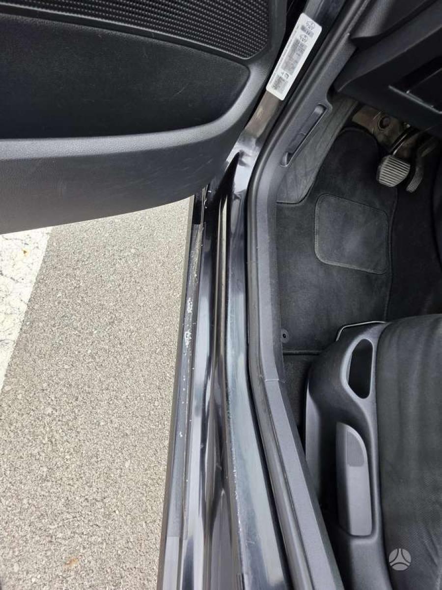 Black Peugeot 308 2009 in Siauliai, with an engine capacity of 2.00 L and mileage of 264 thousand km for 2600 €, photo 16 on AUTOMOTO.COM.LV