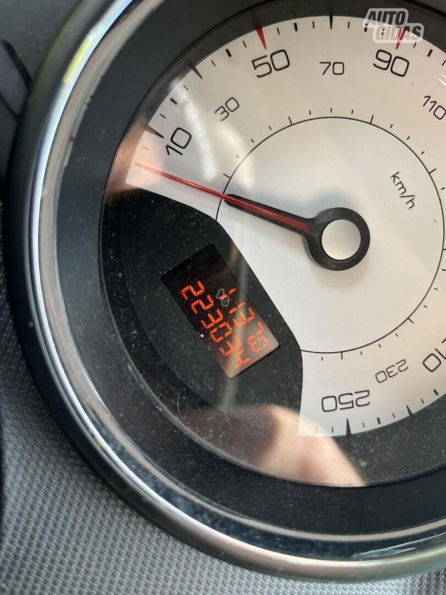 Melns Peugeot 308 2010 Kauņa, ar dzinēja tilpumu 1.60 L un nobraukumu 223 tūkst. km par 2100 €, foto 6 vietnē AUTOMOTO.COM.LV