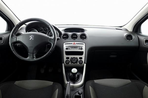 Melns Peugeot 308 2010 Tallina, ar dzinēja tilpumu 1.60 L un nobraukumu 155 tūkst. km par 1899 €, foto 5 vietnē AUTOMOTO.COM.LV