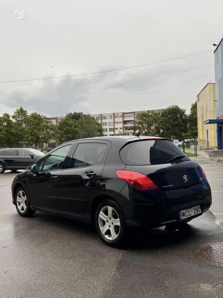 Black Peugeot 308 2010 in Taurage, with an engine capacity of 2.00 L and mileage of 316 thousand km for 1850 €, photo 4 on AUTOMOTO.COM.LV