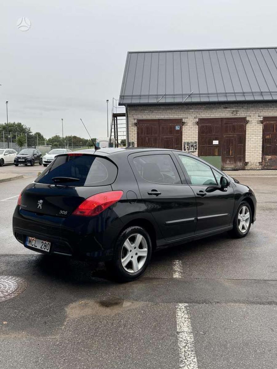 Black Peugeot 308 2010 in Taurage, with an engine capacity of 2.00 L and mileage of 316 thousand km for 1850 €, photo 5 on AUTOMOTO.COM.LV