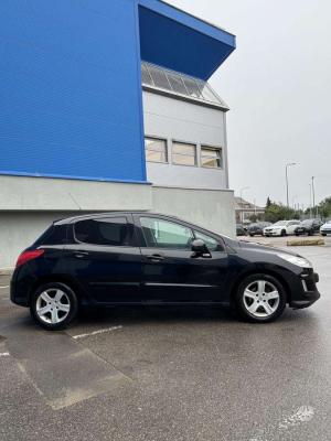 Black Peugeot 308 2010 in Taurage, with an engine capacity of 2.00 L and mileage of 316 thousand km for 1850 €, photo 7 on AUTOMOTO.COM.LV
