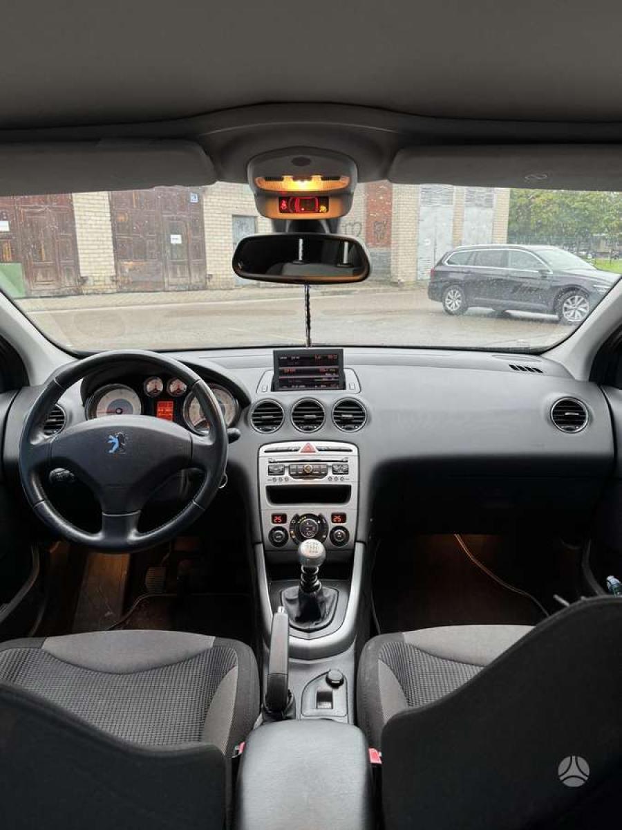 Black Peugeot 308 2010 in Taurage, with an engine capacity of 2.00 L and mileage of 316 thousand km for 1850 €, photo 10 on AUTOMOTO.COM.LV
