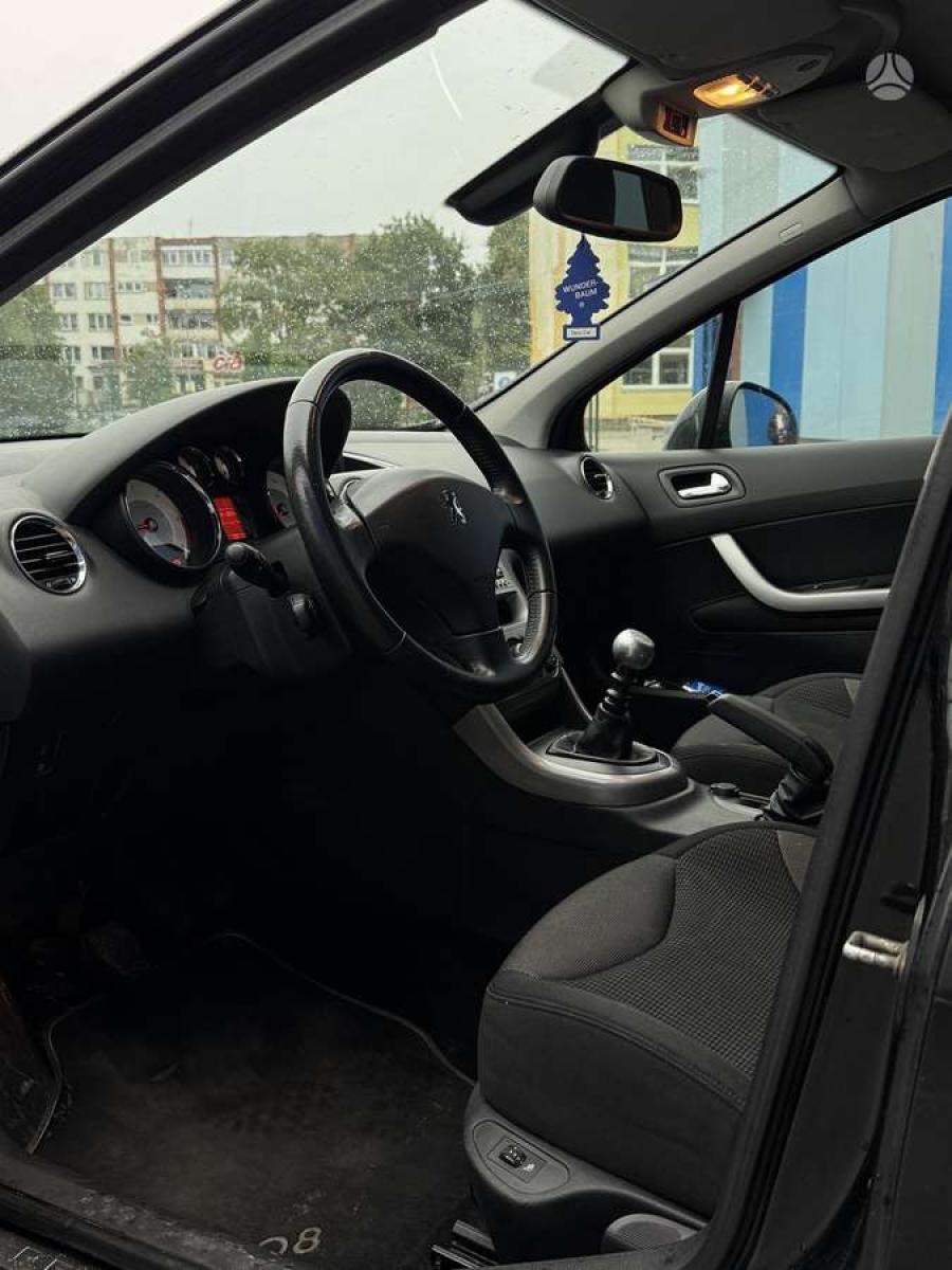 Black Peugeot 308 2010 in Taurage, with an engine capacity of 2.00 L and mileage of 316 thousand km for 1850 €, photo 11 on AUTOMOTO.COM.LV